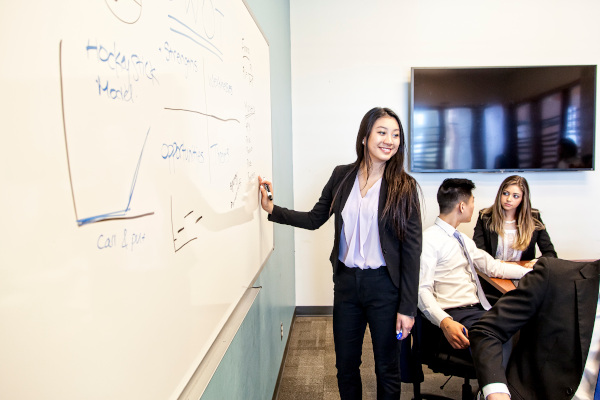 Choosing The Right Executive Online Mba Program Amedia Time